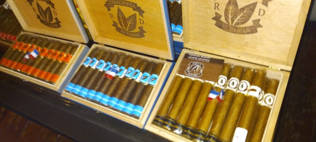 Tabacalera el Cabiar presenta gran variedad Cigarro Artesanal 100% ...