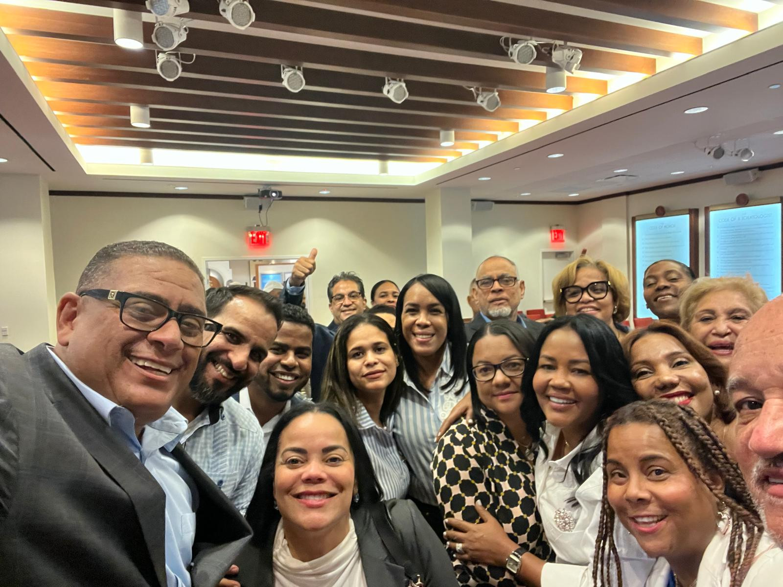 Diaspora reconoce trayectoria de Scarlet Benzan en la política dominicana